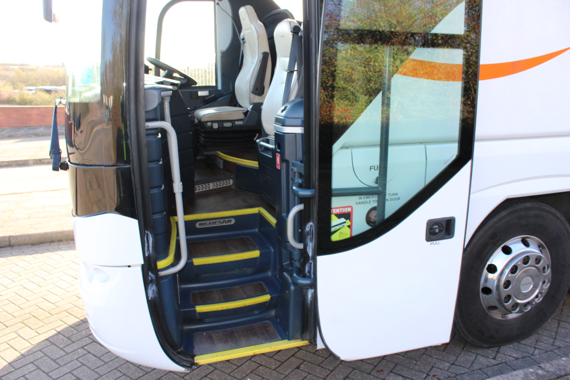 2013 NEOPLAN TOURLINER N2216/3SHDC 53 SEAT EXEC EURO 5 - Hills Coaches