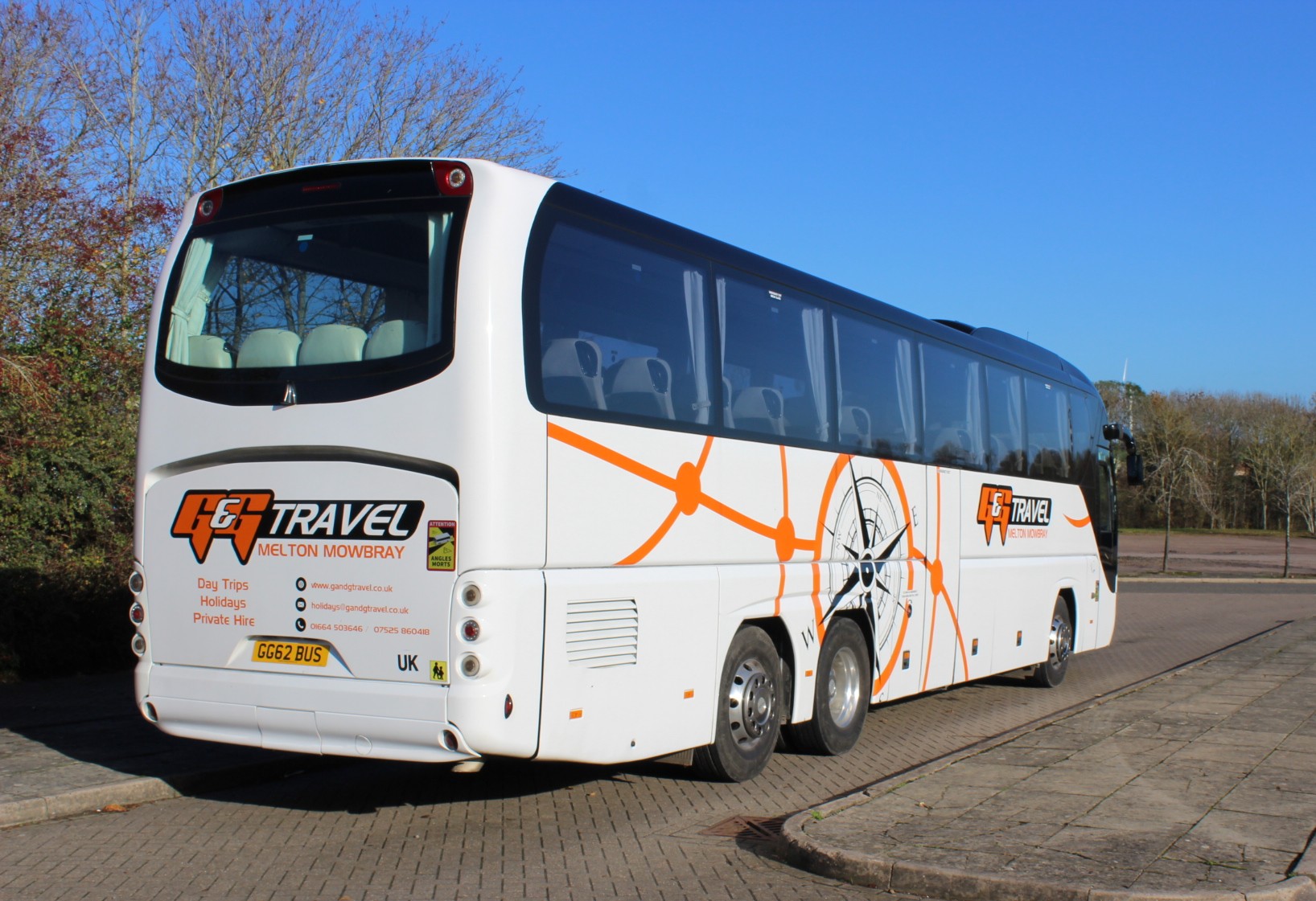 2013 NEOPLAN TOURLINER N2216/3SHDC 53 SEAT EXEC EURO 5 - Hills Coaches