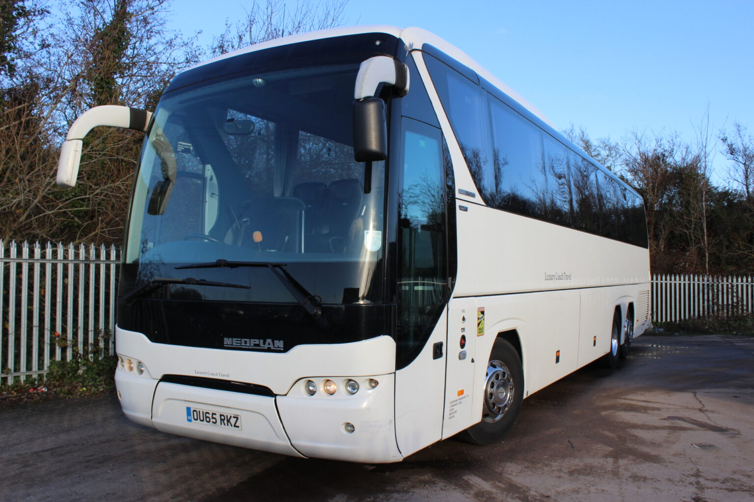 2015 NEOPLAN TOURLINER N2216/SHDC 53 SEAT EXEC EURO 6 - Hills Coaches